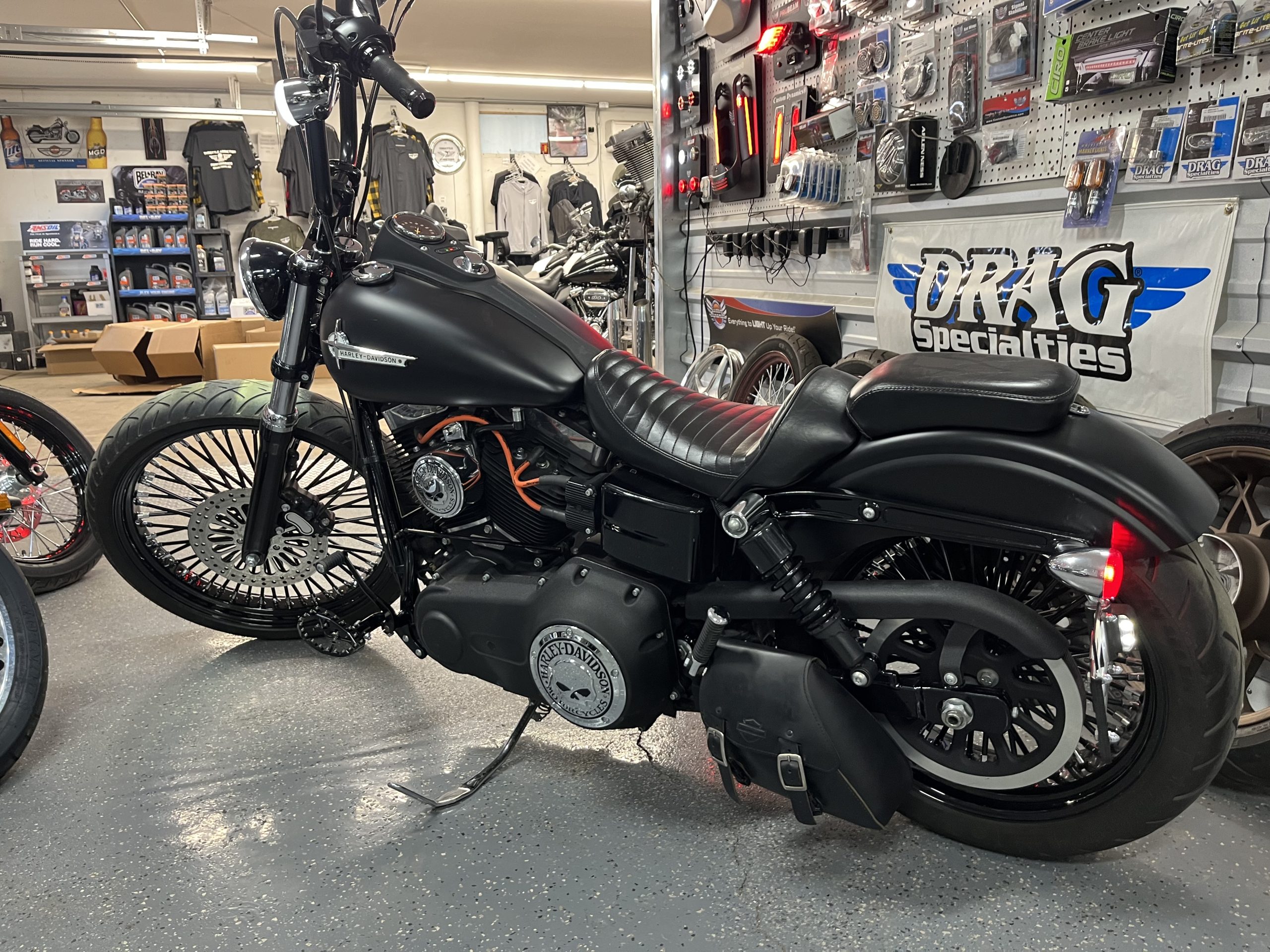 2016 STREET BOB - Throttle Addiction